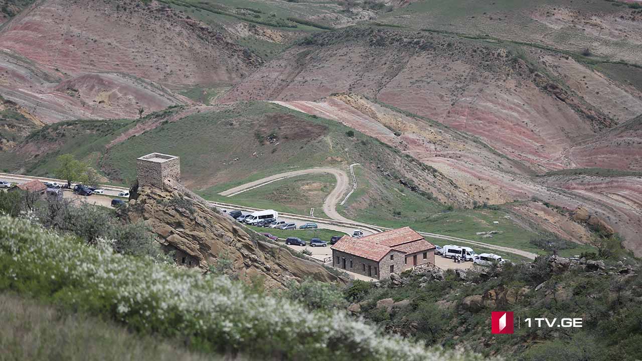 დავით გარეჯის მიმდებარე ტერიტორიიდან აზერბაიჯანული ტექნიკა გაყვანილია ...