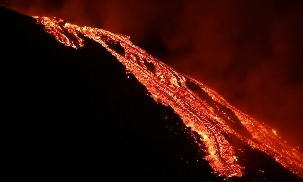 იტალიაში ვულკანი სტრომბოლი კვლავ იფრქვევა [ვიდეო] - 1TV