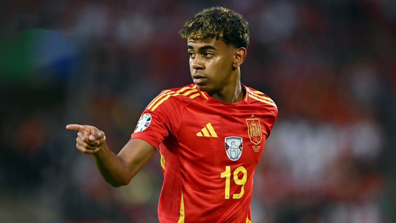 იამალი ყველაზე ახალგაზრდა ფეხბურთელია, რომელსაც მსოფლიოსა თუ ევროპის ...