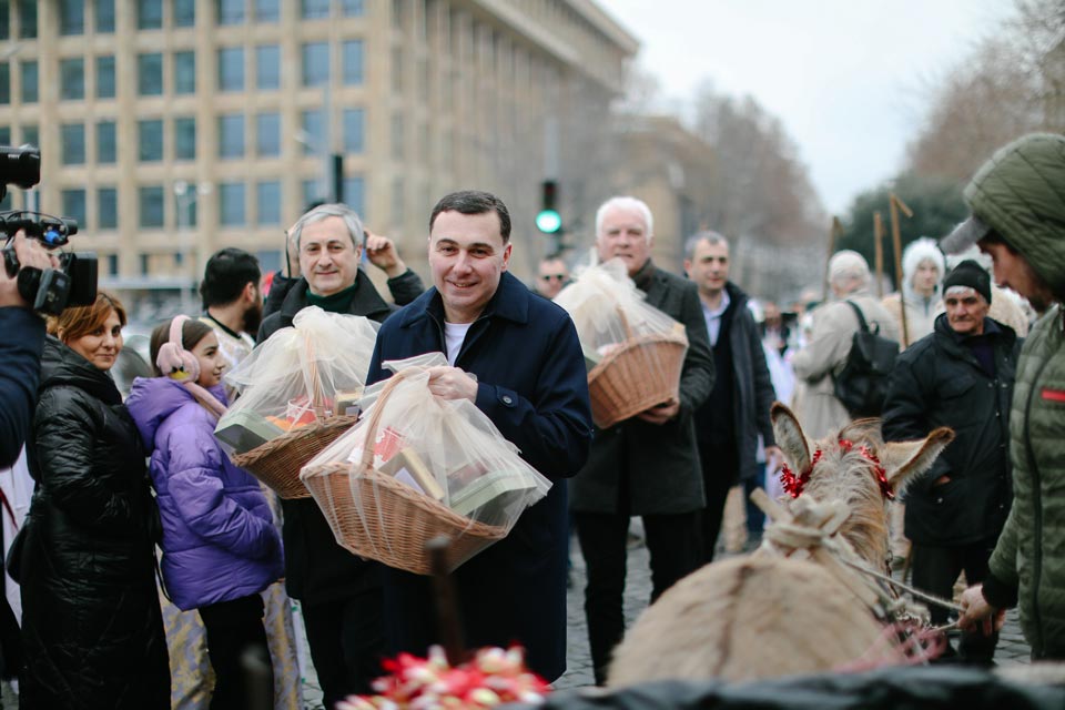 Tbilisi Sakrebulo Chair and members join Alilo procession - 1TV